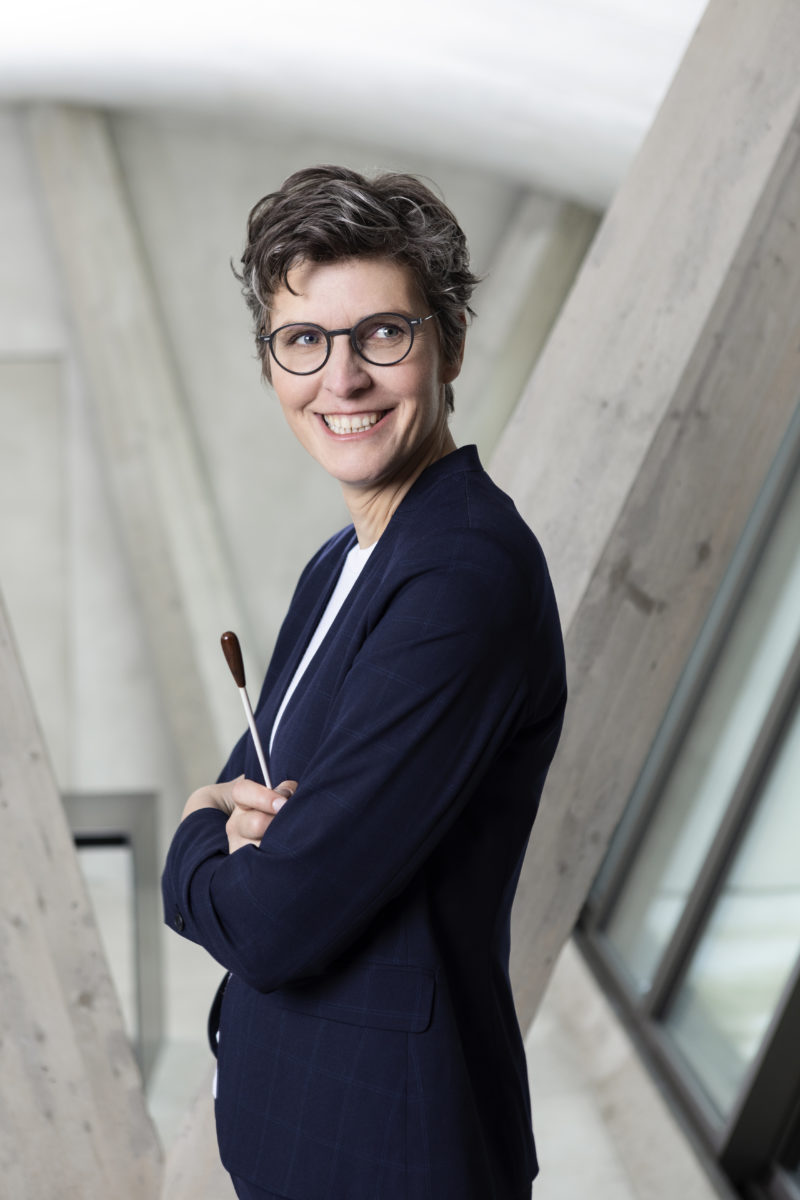 Pressematerial Elisabeth Fuchs - Philharmonie Salzburg