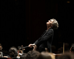 Pressematerial Elisabeth Fuchs - Philharmonie Salzburg