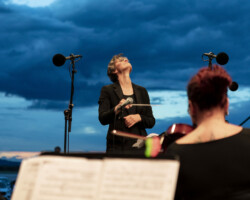 Pressematerial Elisabeth Fuchs - Philharmonie Salzburg