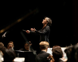 Pressematerial Elisabeth Fuchs - Philharmonie Salzburg