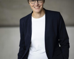 Pressematerial Elisabeth Fuchs - Philharmonie Salzburg