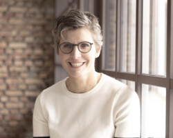 Pressematerial Elisabeth Fuchs - Philharmonie Salzburg