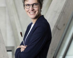 Pressematerial Elisabeth Fuchs - Philharmonie Salzburg