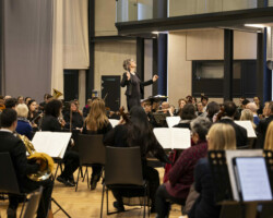 Pressematerial Elisabeth Fuchs - Philharmonie Salzburg