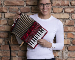 Pressematerial Elisabeth Fuchs - Philharmonie Salzburg